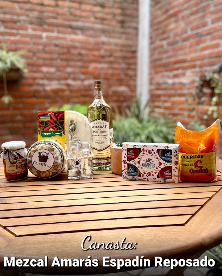 Canasta Mexicana con Mezcal Amarás